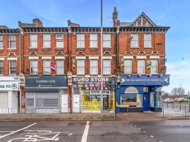 Apartment at Bowes Road, Greater London