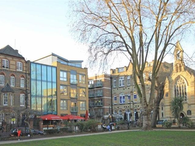 Apartment at Bowling Green Walk, Greater London