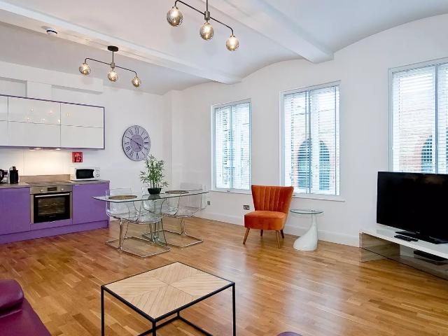 Apartment at Bowling Green Lane, Greater London