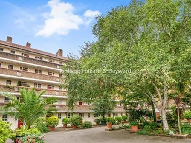 Apartment at Bowling Green Street, Greater London