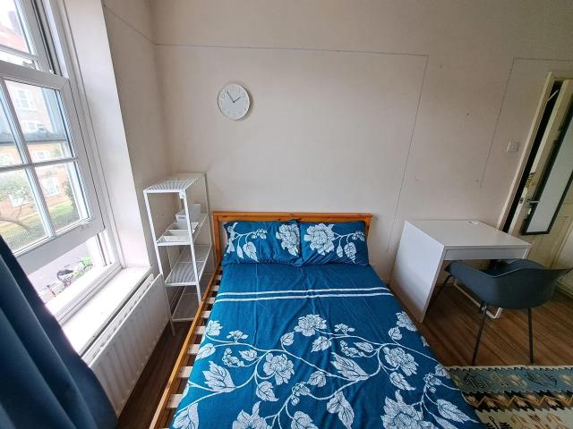 Apartment at Bowling Green Street, Greater London