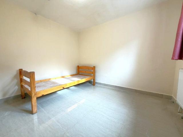 Apartment at Bowrons Avenue, Greater London