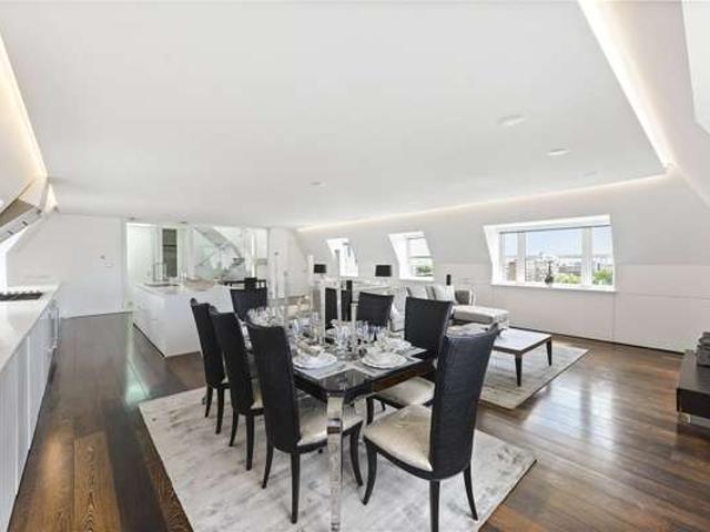 Apartment at Boydell Court, Greater London