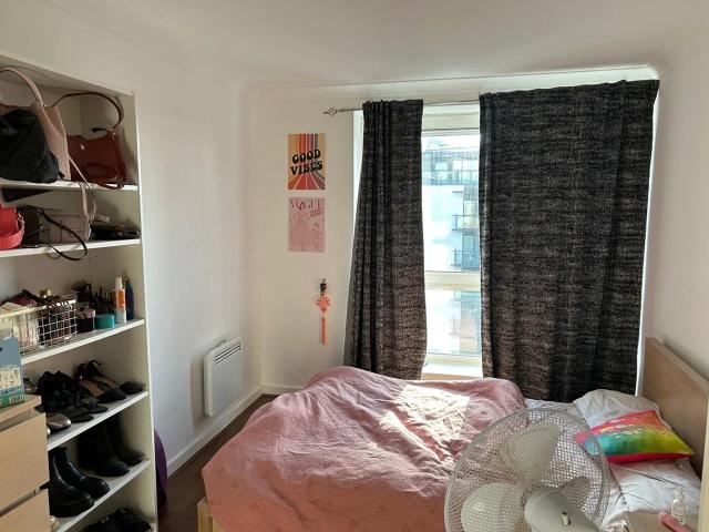 Apartment at Boardwalk Place, Greater London