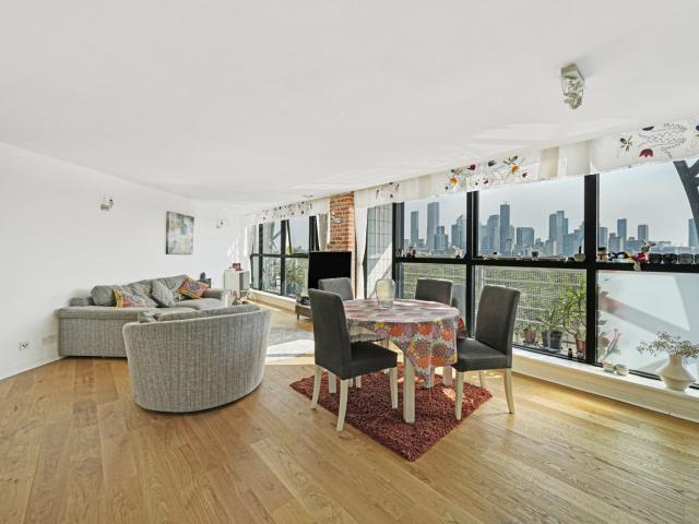 Apartment at Boat Lifter Way, Greater London
