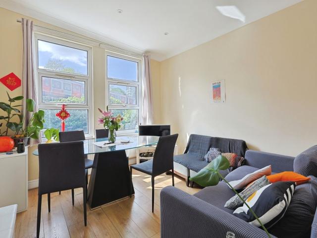 Apartment at Bollo Lane, Greater London
