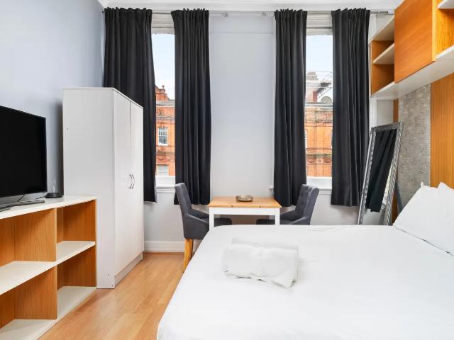 Apartment at Bolton Gardens, Greater London
