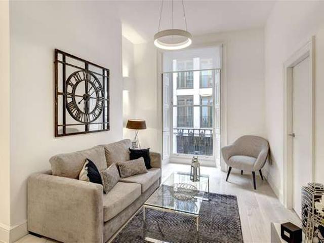 Apartment at Bolton Street, City of Westminster