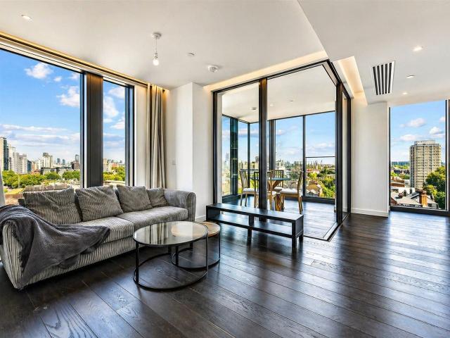 Apartment at Bondway, Greater London