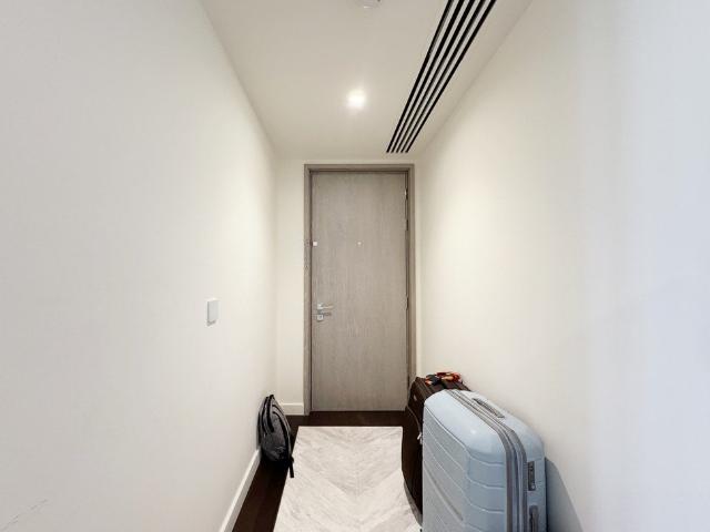 Apartment at Bondway, Greater London