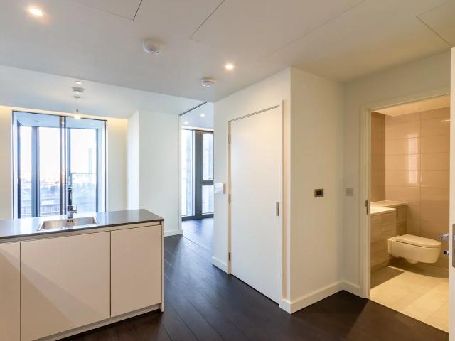 Apartment at Bondway, Greater London