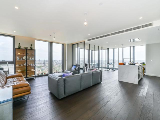 Apartment at Bondway, Greater London