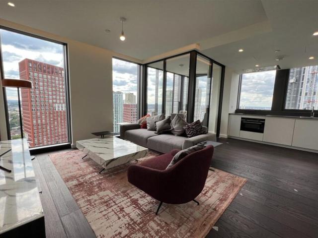 Apartment at Bondway, Greater London
