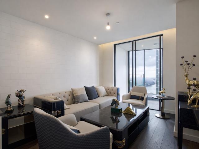 Apartment at Bondway, Greater London