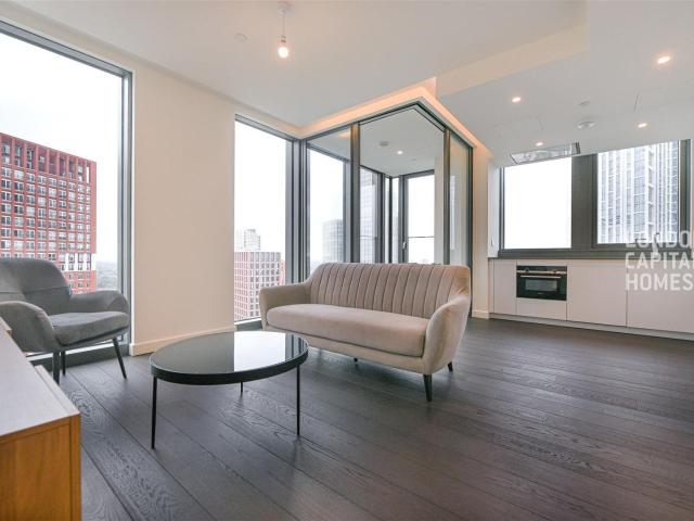 Apartment at Bondway, Greater London