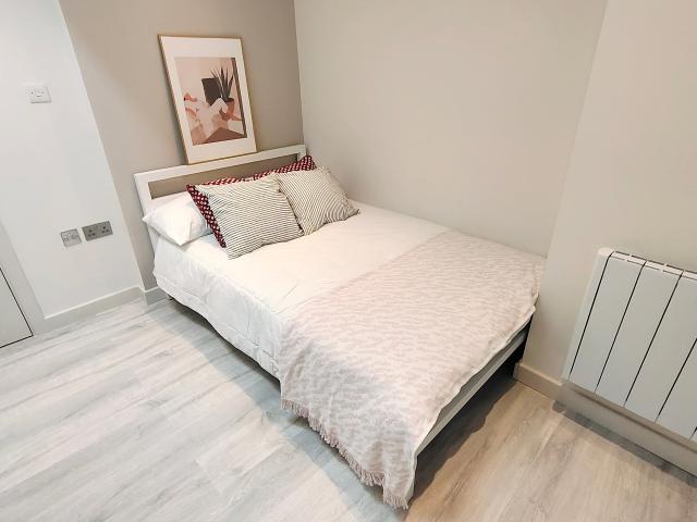 Apartment at Bonner Hill Road, Greater London