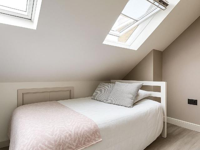Apartment at Bonner Hill Road, Greater London