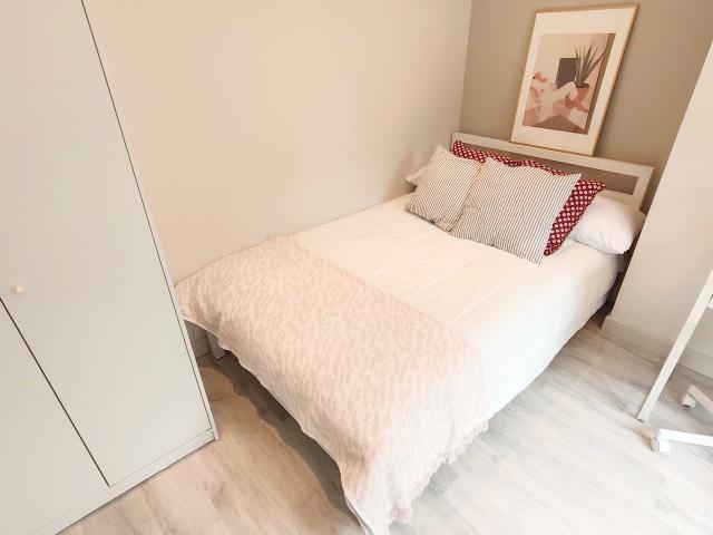 Apartment at Bonner Hill Road, Greater London