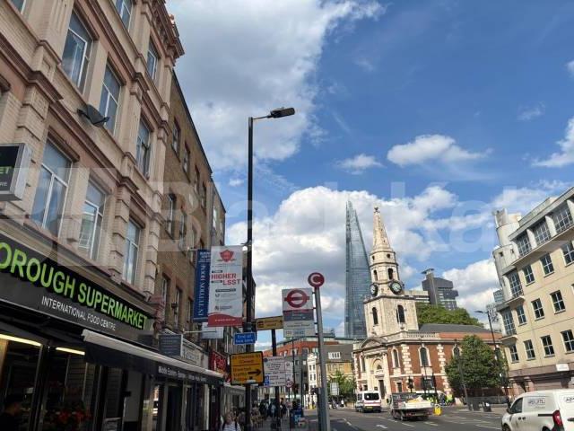 Apartment at Borough High Street, Greater London