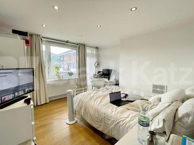 Apartment at Borough High Street, Greater London