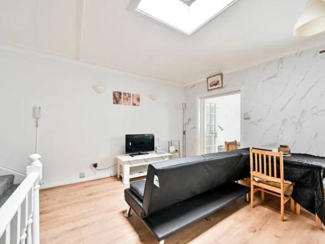 Apartment at Boscobel Street, City of Westminster