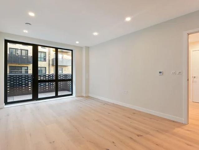 Apartment at Boston Road, Greater London