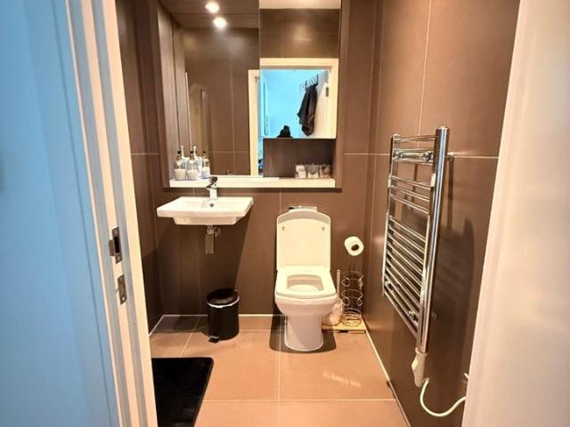 Apartment at Bath Road, Greater London