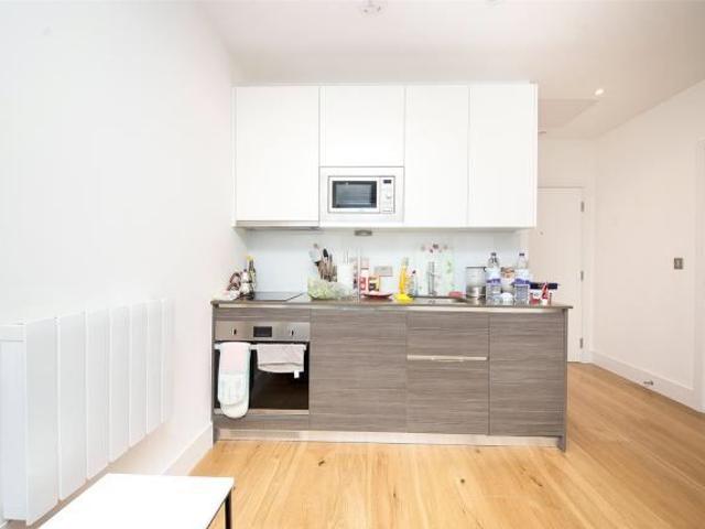 Apartment at Bath Road, Greater London