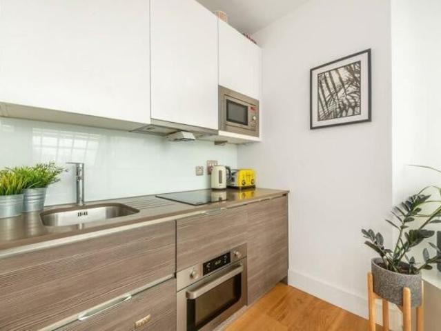 Apartment at Bath Road, Greater London