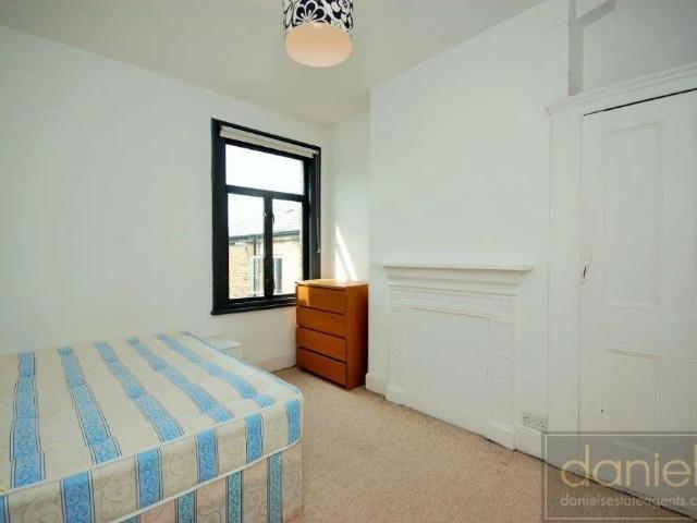 Apartment at Bathurst Gardens, Greater London
