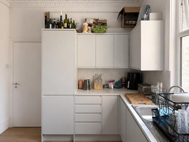 Apartment at Battersea Bridge Road, Greater London