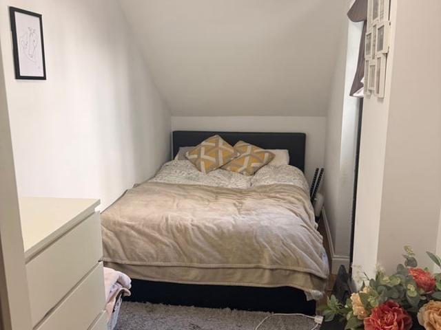 Apartment at Battersea Bridge Road, Greater London