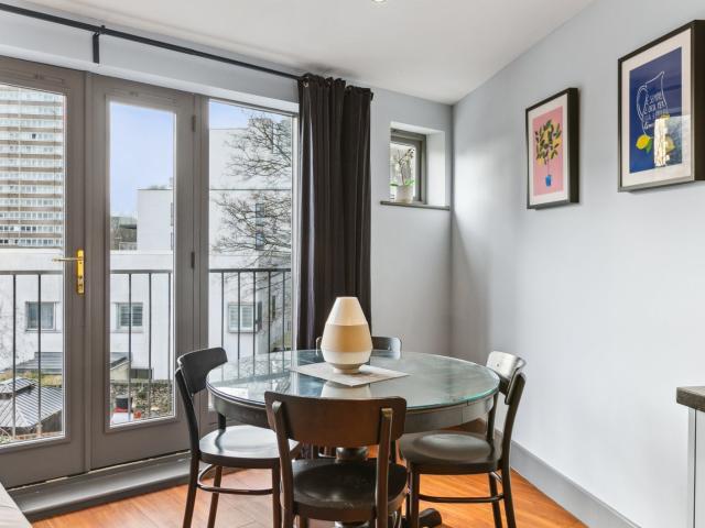 Apartment at Battersea High Street, Greater London