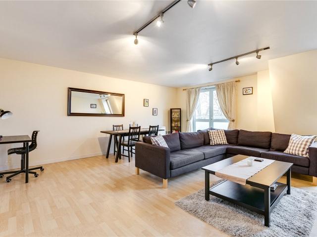 Apartment at Battersea Park Road, Greater London