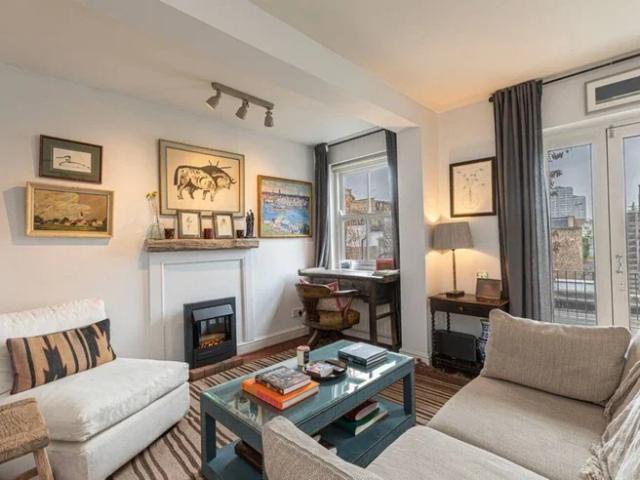 Apartment at Battersea Park Road, Greater London