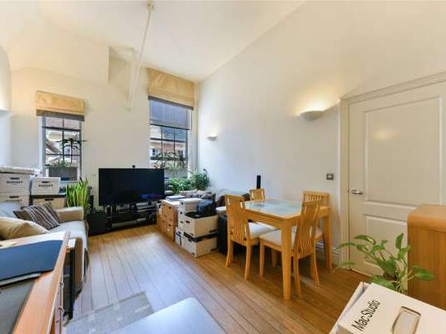 Apartment at Battersea Park Road, Greater London