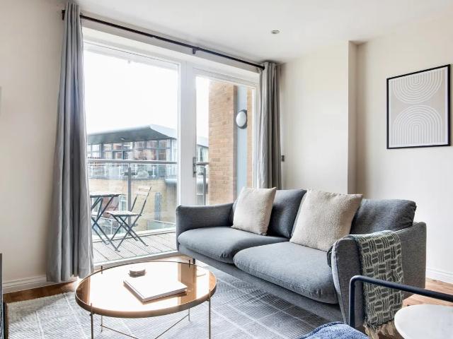 Apartment at Battersea Park Road, Greater London