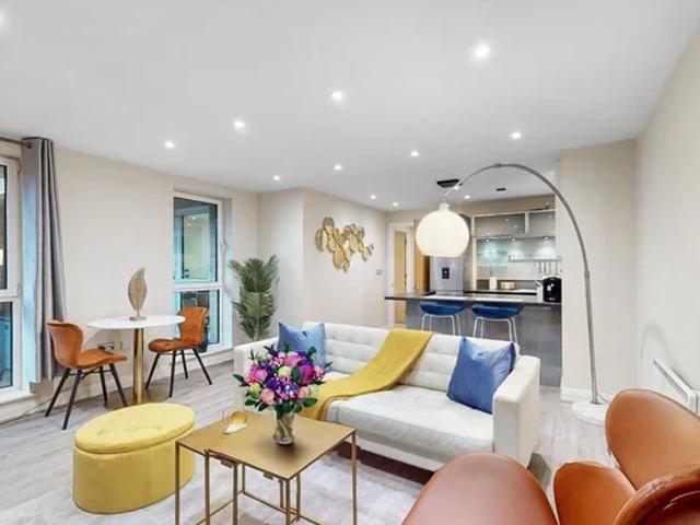 Apartment at Battersea Park Road, Greater London