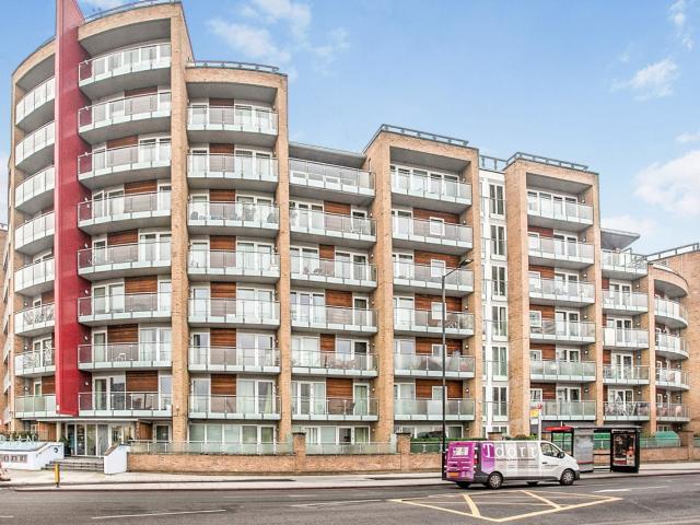 Apartment at Battersea Park Road, Greater London