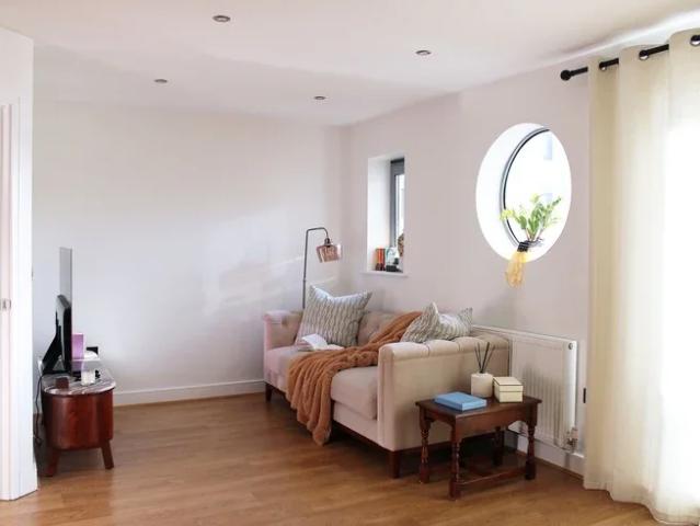 Apartment at Battersea Park Road, Greater London