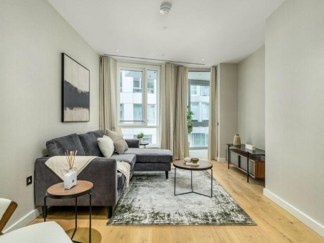 Apartment at Battersea Park Road, Greater London