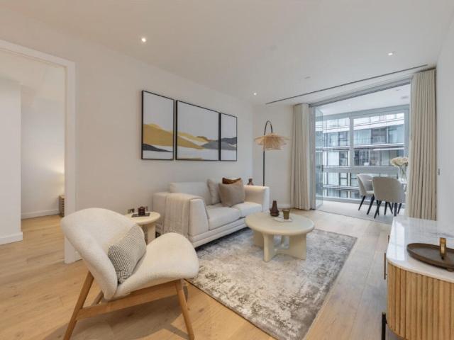 Apartment at Battersea Park Road, Greater London