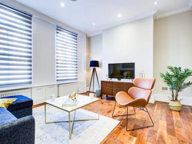 Apartment at Battersea Park Road, Greater London