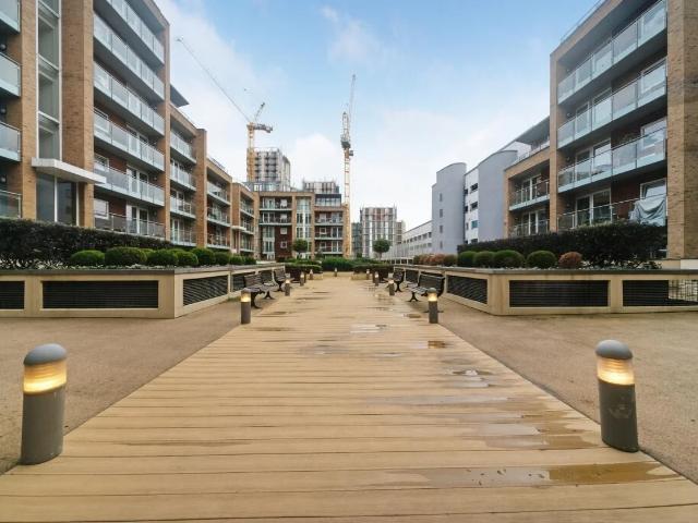 Apartment at Battersea Park Road, Greater London