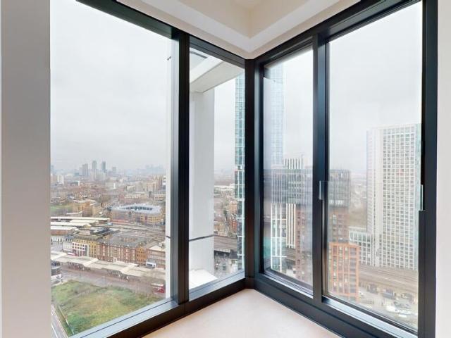 Apartment at Battersea Park Road, Greater London