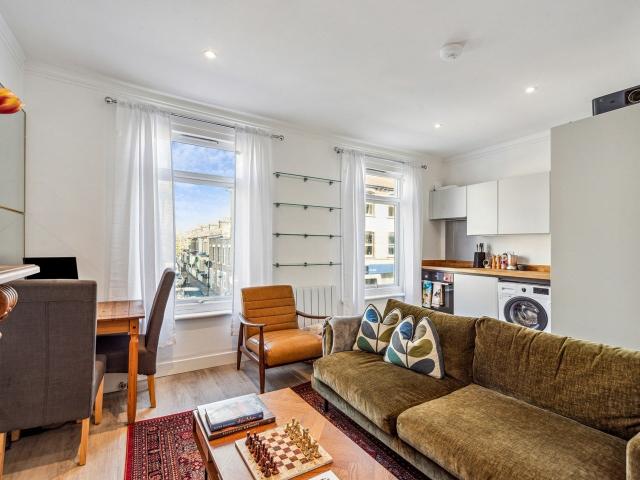 Apartment at Battersea Park Road, Greater London