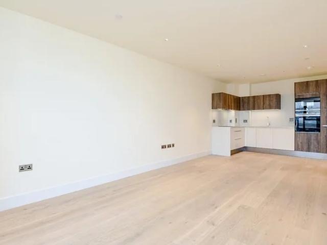 Apartment at Battersea Park Road, Greater London