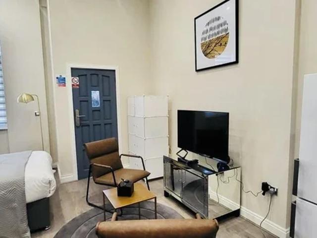 Apartment at Battersea Park Road, Greater London