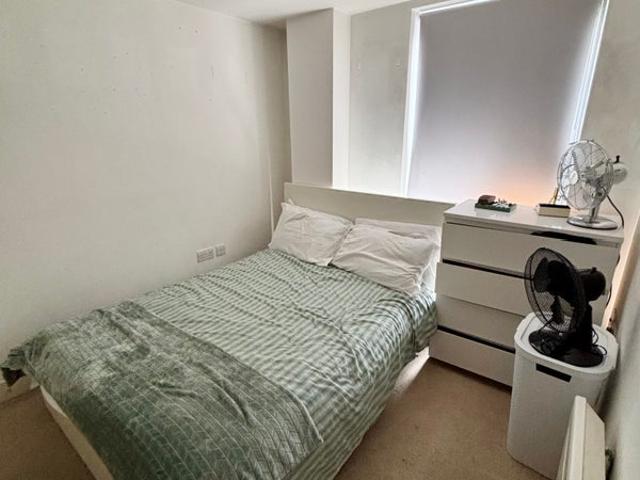 Apartment at Battersea Park Road, Greater London