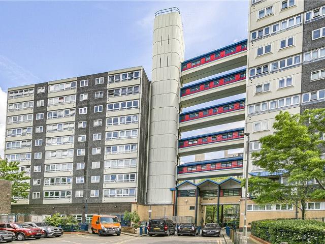 Apartment at Battersea Park Road, Greater London